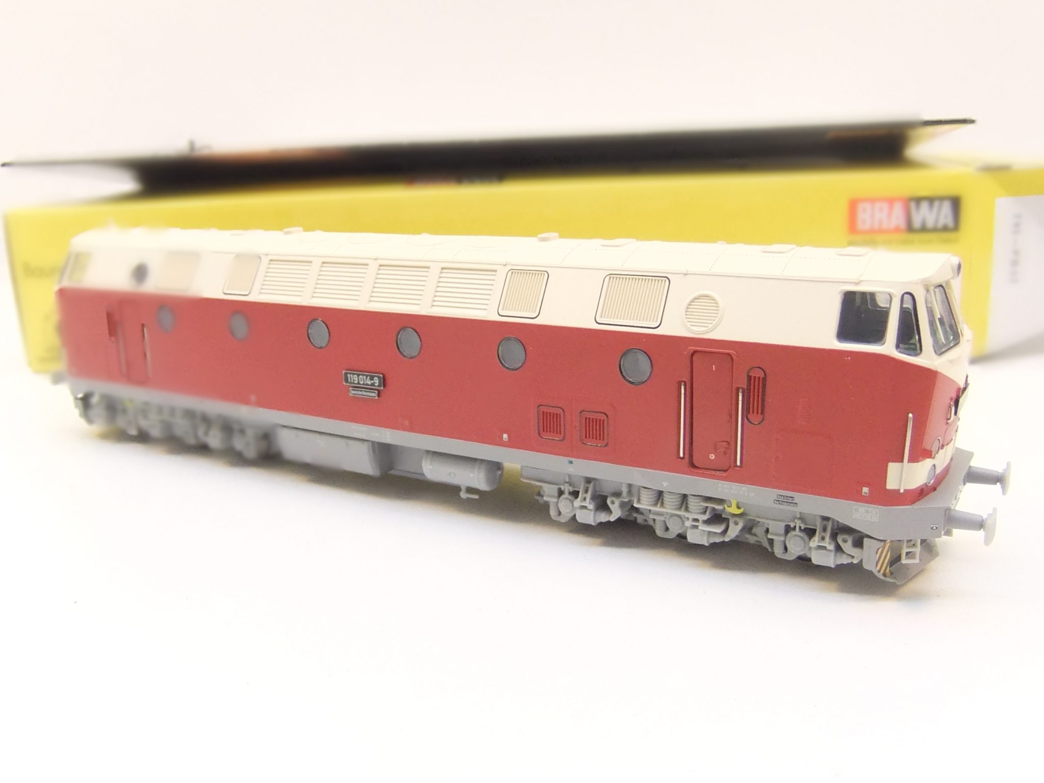 Brawa HO Di-Lok BR 119 DR Ep.IV » Modellbahn Nütz