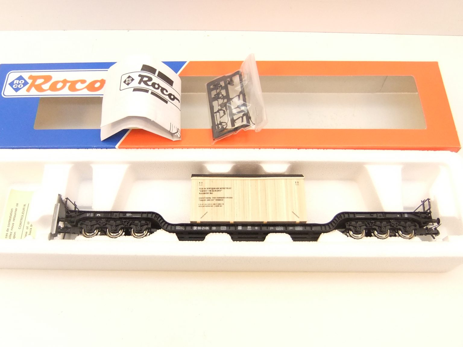 Roco HO 6-achs. Tiefladewagen mit Transportbehälter DR Ep.III ...