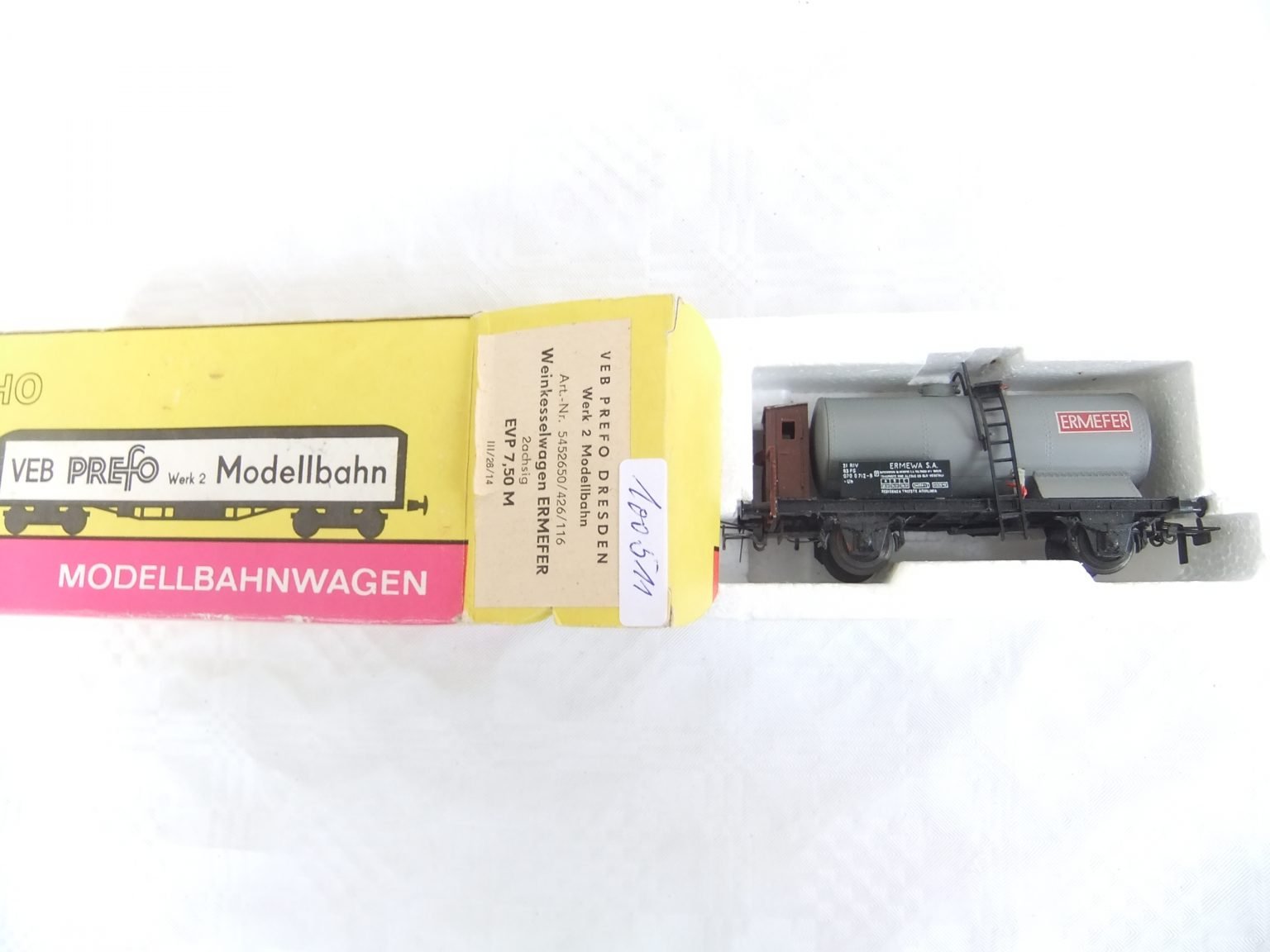 Piko/ Prefo HO 2-achs. Weinkesselwagen ERMEFER FS » Modellbahn Nütz