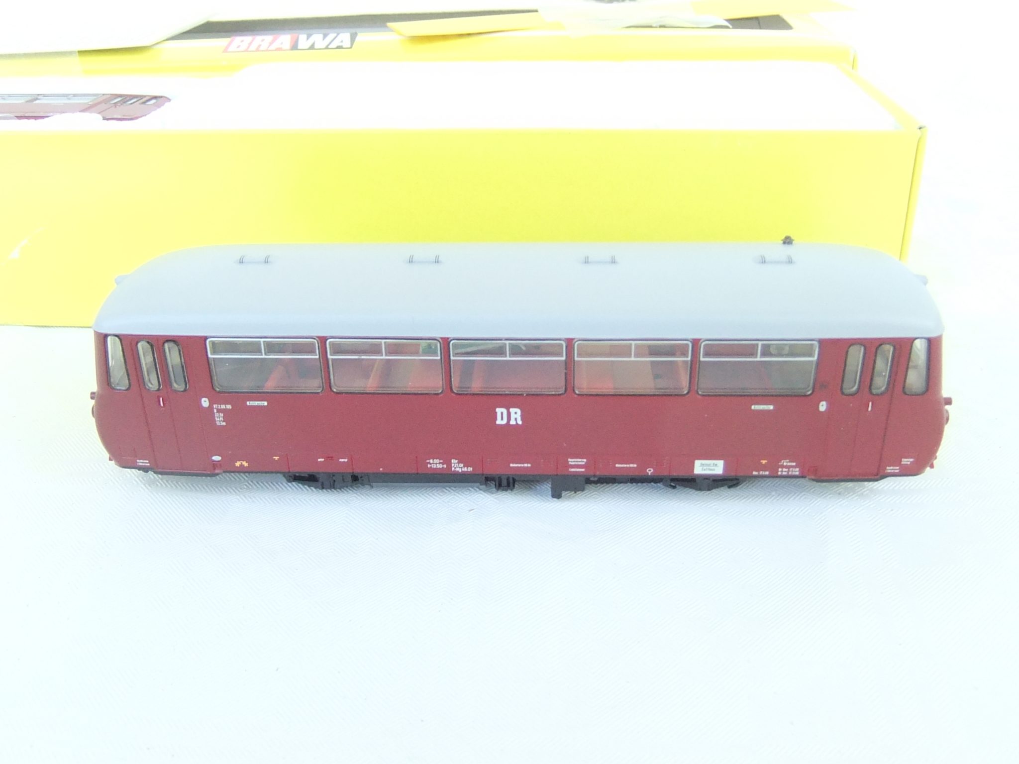 Brawa HO Schienenbus VT 172 mit BW DR Ep.III » Modellbahn Nütz