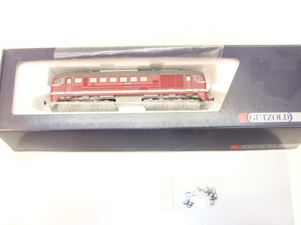Gützold 50301 HO Di-Lok BR 120 DR Ep.IV "Taigatrommel" » Modellbahn Nütz