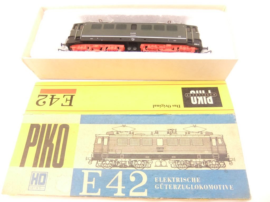 Piko 5/6212 HO E-Lok E 42 DR EP.III » Modellbahn Nütz