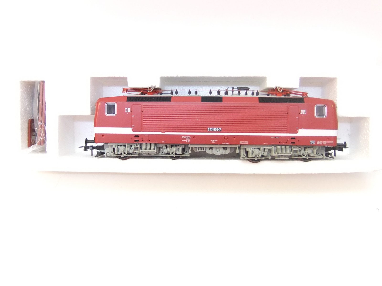 Roco 43686 HO E-Lok BR 243 DR Ep.IV » Modellbahn Nütz