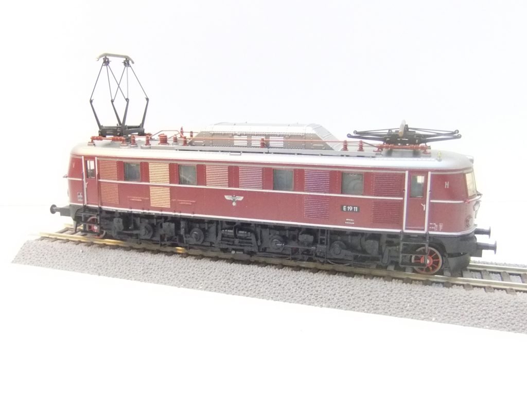 Trix 22708 HO E-Lok BR E19 11 DRB Ep.II » Modellbahn Nütz